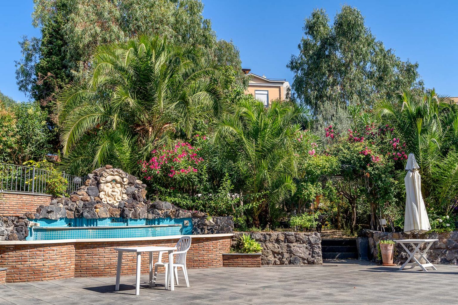 Camping Jonio Catania: dove dormire a picco sul mare